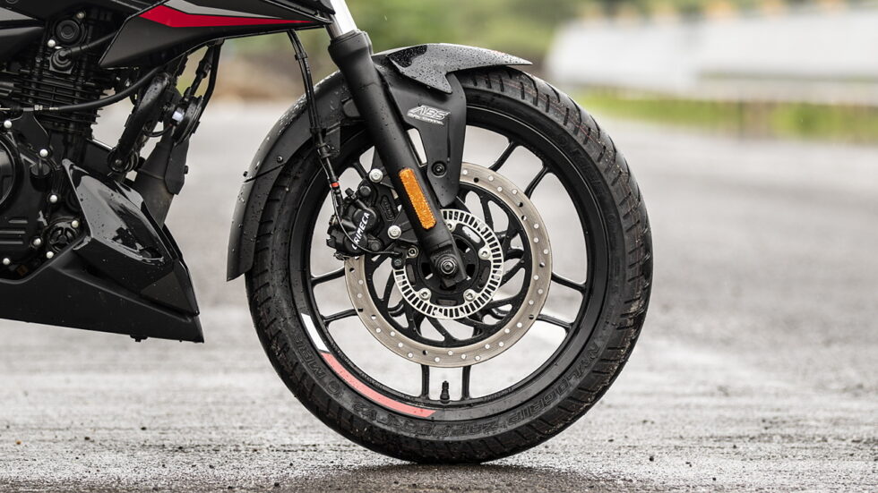Bajaj Pulsar N160 - Specifications, features, Images - BikeKhoj