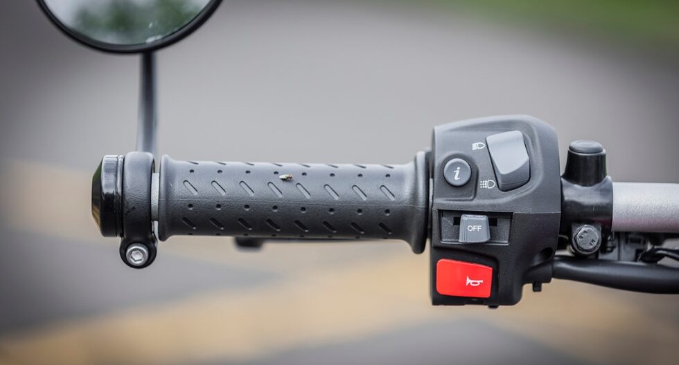 Triumph Speed 400 Price - Specifications, features, Images - BikeKhoj