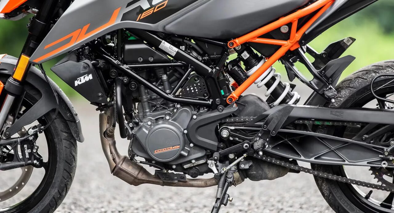 KTM 160 Duke Price - Specifications, Features, Mileage - BikeKhoj