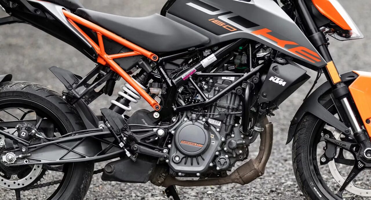 KTM 160 Duke Price - Specifications, Features, Mileage - BikeKhoj