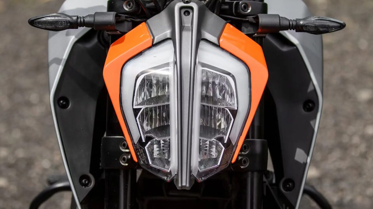 KTM 160 Duke Price - Specifications, Features, Mileage - BikeKhoj