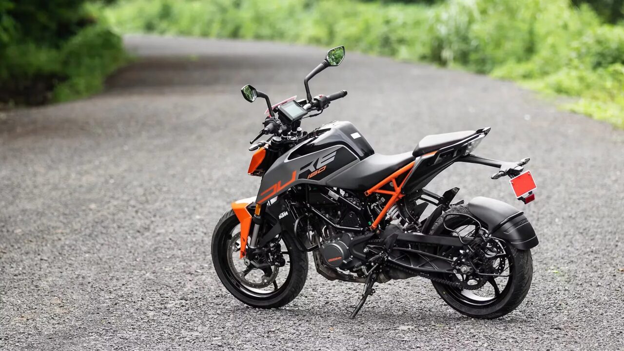 KTM 160 Duke Price - Specifications, Features, Mileage - BikeKhoj