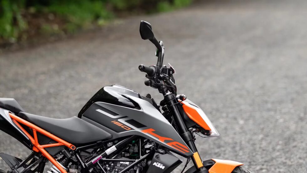 KTM 160 Duke Price - Specifications, Features, Mileage - BikeKhoj